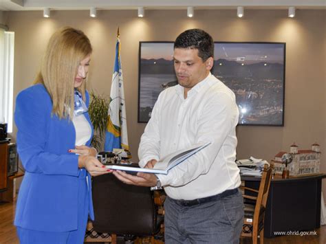 ГРАДОНАЧАЛНИКОТ ПЕЦАКОВ ОСТВАРИ СРЕДБА СО АМБАСАДОРКАТА НА РЕПУБЛИКА СРБИЈА ЈОВАНОВИЌ Ohridsky