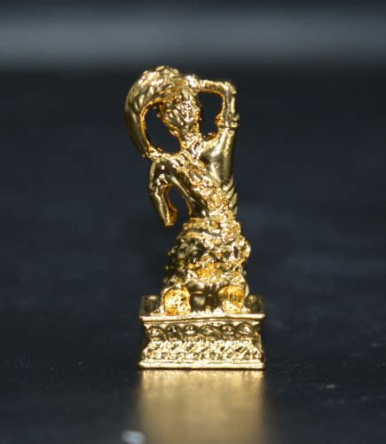 พระแม่ธรณี เนื้อโลหะชุบกะหลั่ยทอง รุ่นเศรษฐี 1000 ล้าน หลวงปู่คีย์ วัดศรีลำยอง 2551