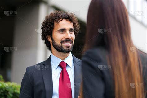 商务人士 户外 概念和主题 30到39岁 女人 水平画幅 人 男商人 经理 男性