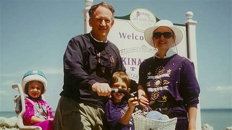 دانلود مستند Cold Case Who Killed Jonbenet Ramsey 2024 با تماشای آنلاین