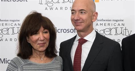 Jackie Bezos Who Funded Her Son Jeffs Startup Dies At 78 The Seattle Times