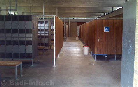 Zuerich Bad Seebach Garderobenhalle