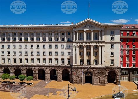 В Министерството на земеделието и храните и в Министерството на труда и социалната политика са