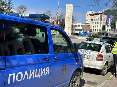 28 годишна е задържана за срок до 24 часа Хваната е по обед да управлява надрусана автомобил в