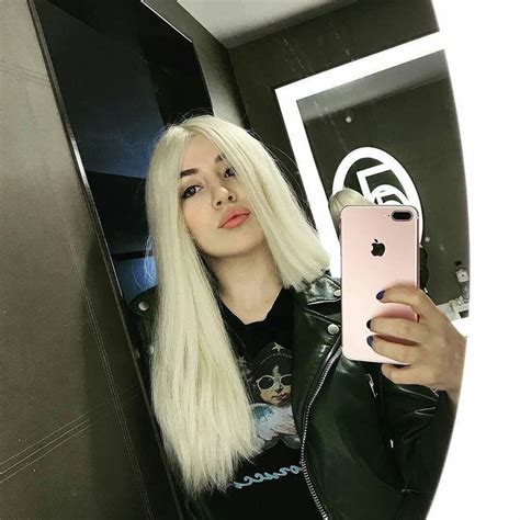 Ava Max Selfies Max Singer Ava Max Ava Max Selfies Max Singer Ava Max