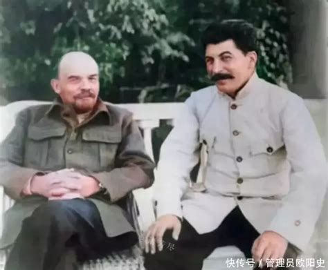 1922年，列宁与斯大林的合影，斯大林在列宁面前显得有些拘谨 史海钩沉