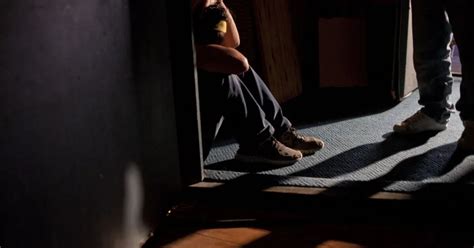 Учителя обвиняемого в сексуальном насилии в школе в Бозе отстранили от должности Infobae