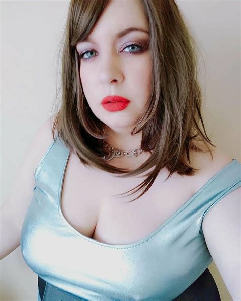 Pin By Robert Mugabe On Plus Size Satin 1 Plus Size Size Satin