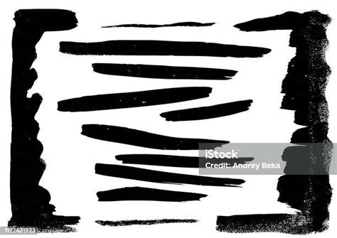 그런 지 브러쉬 스트로크와 얼룩 세트 잉크 또는 수채화로 칠한 개체 그룹에 대한 스톡 벡터 아트 및 기타 이미지 개체 그룹