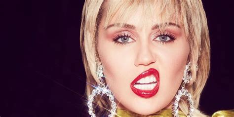 Miley Cyrus Reveals That Shes Dating Virtually And Having A Lot Of