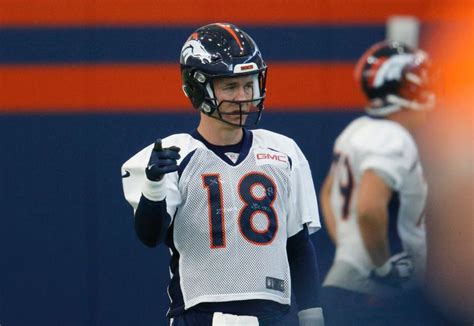 Peyton Manning Sidelined By Sore Foot After Running Scout Team Toronto Sun