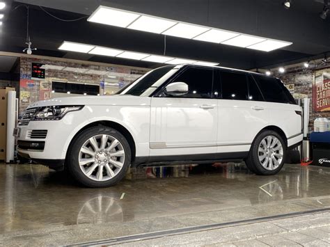 Teamcarskin 팀카스킨 서초점 레인지로버 보그 하프랩핑 유광화이트 Teamcarskin 팀카스킨 서초점 레인지로버 보그 하프랩핑 유광화이트