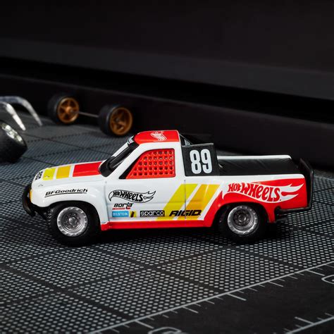 Hot Wheels Elite 64 1989 Toyota Hilux Stadium Truck Mattel Creations