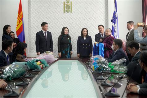 Хөдөлмөр нийгмийн хамгааллын салбарын ажилтны өдрийг тохиолдуулан үр бүтээлтэй ажилласан албан