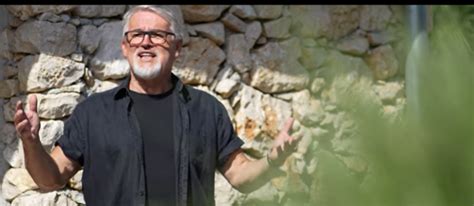 Zoran Bebić Beba U Novom Singlu Poručuje Nedam KuĆu Boraktv