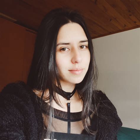 Ellie Roux Webcam Model Profile Beeglivesex