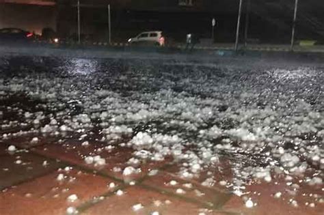 لاہور میں بارش، ژالہ باری سے موسم خوشگوار