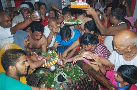 Nageshwar Nath Temple In Ayodhya श्रावण मास में नागेश्वर नाथ पर जल चढ़ाने से मिलता हैं