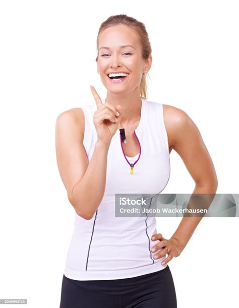 피트니스를 위한 인물 여성 손 제스처 스튜디오 및 운동 웰빙을 위한 긍정적인 조언이 모형으로 제공됩니다 사람 얼굴 건강한 몸 체육관 수업 흰색 배경에 의한 휴식을위한