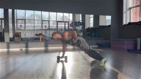 Тяга ренегата тяга гантелей в упоре лежа База упражнений Кольцов