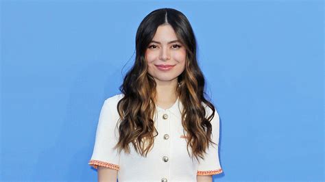 Miranda Cosgrove Channelled Kim Kardashian And No One Recognised Her Glamour UK