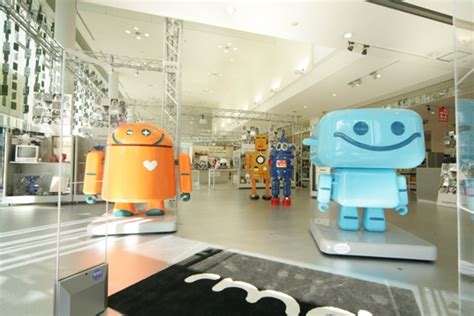 Shift Place Robot Museum