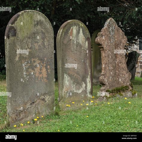 Alte Grabsteine Fotos Und Bildmaterial In Hoher Auflösung Alamy