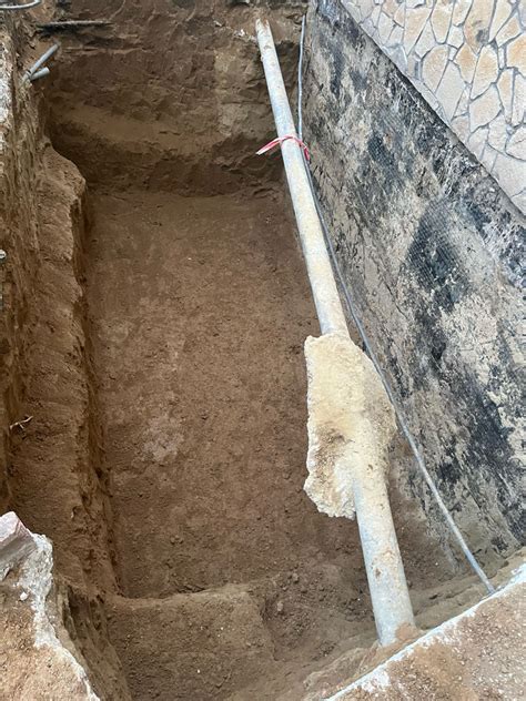 Ручная копка траншей и ям по всей Молдове