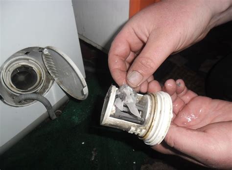 ხელოსანმა სარეცხი მანქანის სრულად გასაწმენდად ეფექტური საშუალება მირჩია სასარგებლო რჩევები