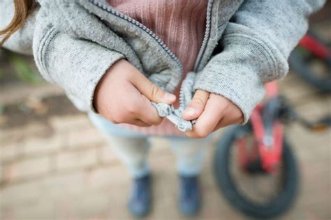 How To Fix A Broken Zipper Quick DIY Repair Guide How To Fix A Broken Zipper Quick DIY Repair Guide