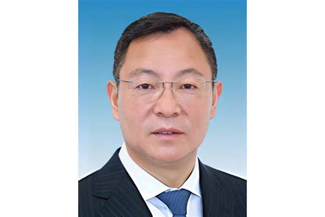 人事观察｜候补中委李石松改任云南省政府党组副书记政经频道财新网