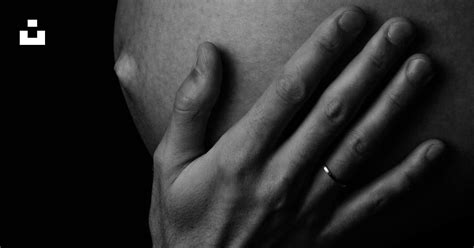 妊娠中の女性の白黒写真の写真 Unsplashの無料妊娠中の写真撮影写真