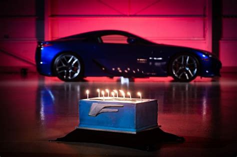 Lexus Lfa Digeber Untuk Tiup Lilin Di Perayaan Ulang Tahun Yang Ke 10 Ini Videonya