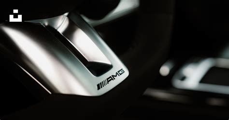 자동차 스티어링 휠의 클로즈업 사진 Unsplash의 무료 체코 이미지