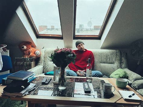 Dani Slovak Returns With Heartfelt Ballad ‘like A Dream Mesmerized