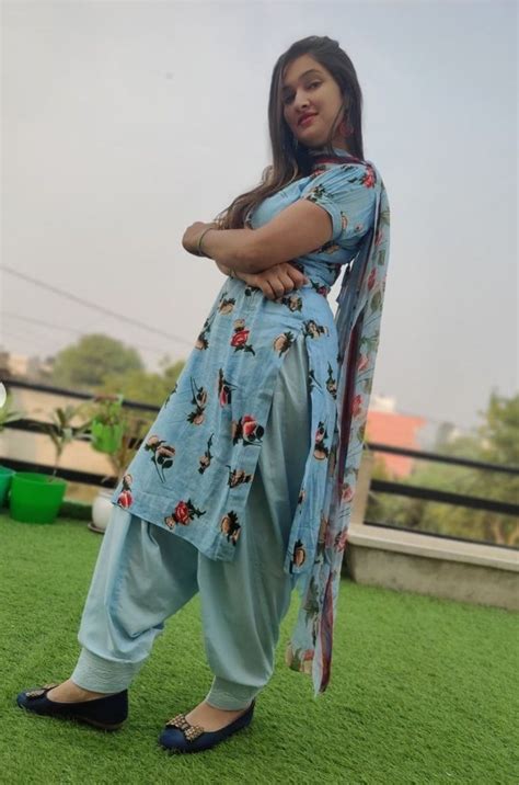 Pin By Arshad Ghanchi On Punjabi Dress Beautiful Girls Dresses Beautiful Thai Women