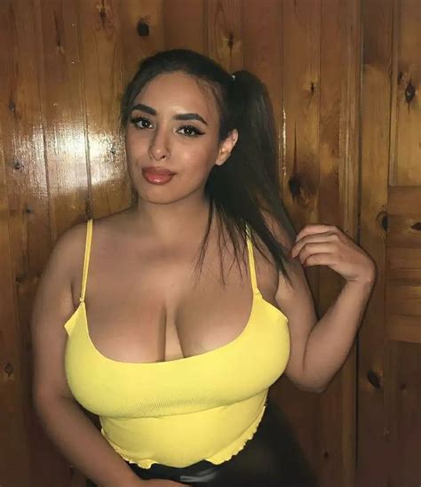 Cardi Nadaa Hornycoomer