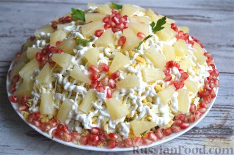 Рецепт Салат с курицей и ананасами на