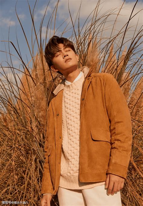 任嘉伦学生时期旧照曝光，模样青涩，气质变化大 搜狐大视野 搜狐新闻