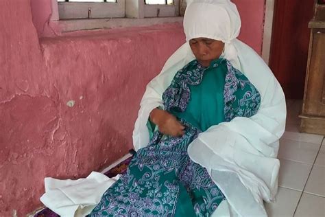 Cerita Tukang Pijat Kampung Di Cirebon Belasan Tahun Kumpulkan Ongkos Naik Haji