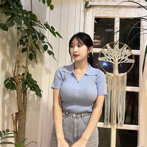 Cute And Busty R Prettyasiangirls