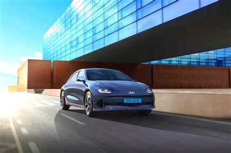 얼굴 좌우가 긴장에 의해 달라진다 어깨도 등도 굽어진다 스트레스 때문에 이를 예방하고 몸과 마음의 긴장을 풀어주는 명상 ｜클래스e｜알고e즘