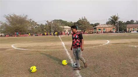 আন্ত জেলা ফুটবল টুর্নামেন্ট গাইবান্ধা বনাম নাটোর আয়োজনেঃহুগলীপাড়া আদর্শ যুব সংঘ বাসটার্মিনাল