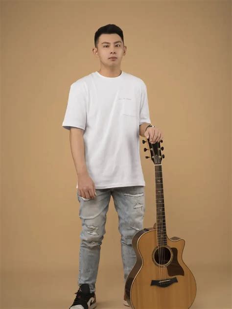 Orlndo Ungkap Kasih Sayang Lewat Lagu Terbaru Penghujung Waktu Entertainment