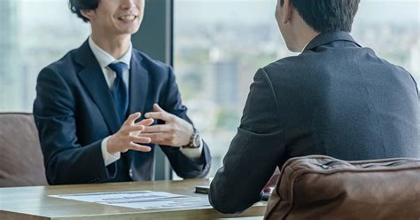 商談を成功させるには？事前準備からアフターフォローまで商談の進め方 Urumo！