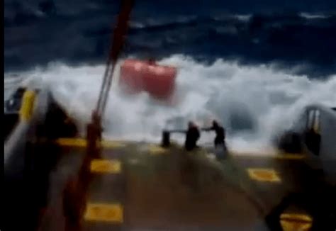 Watch Dangerous Anchor Handling Process Crew Life At Risk The Marine Learners