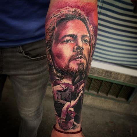 Tetování Osobnosti Portrét Eddie Vedder Na Předloktí Tetovanicz