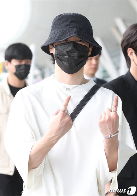 𝐂𝐡𝐢𝐦⁷💗🐥💜ʲⁱᵐⁱⁿ On Twitter 【写真】20230425 ジミン 🇰🇷 ︎🇺🇸 出国フォト④