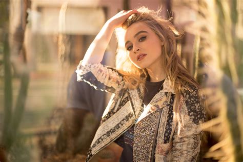 Cute Sabrina Carpenter 2017 Wallpaper Hd Celebrities 4k Wallpapers