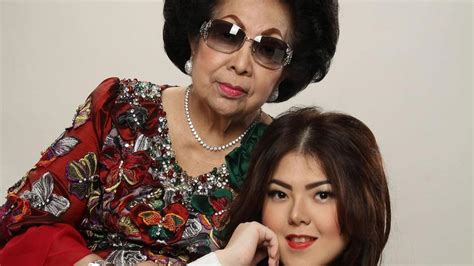 Tina Toon Kenang Momen Masa Kecil Dengan Mendiang Neneknya Ceritakan Saat Pertama Kali Terjun